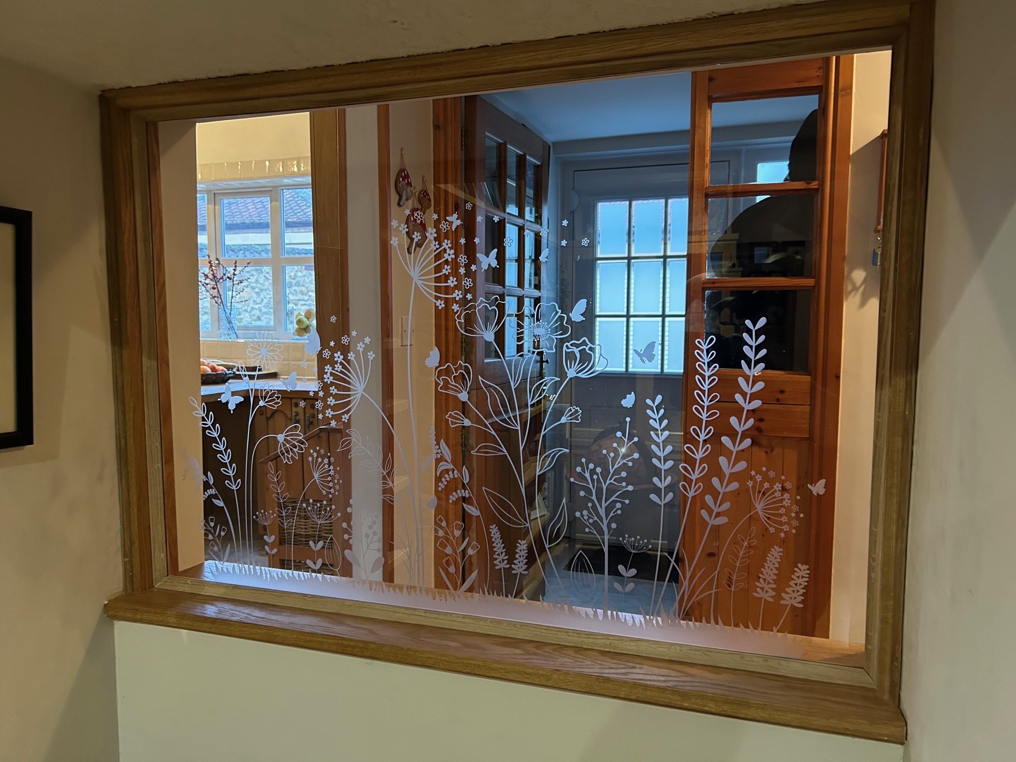 Etched Glass, delivered to homes all over the UK. Leadbitter Glass